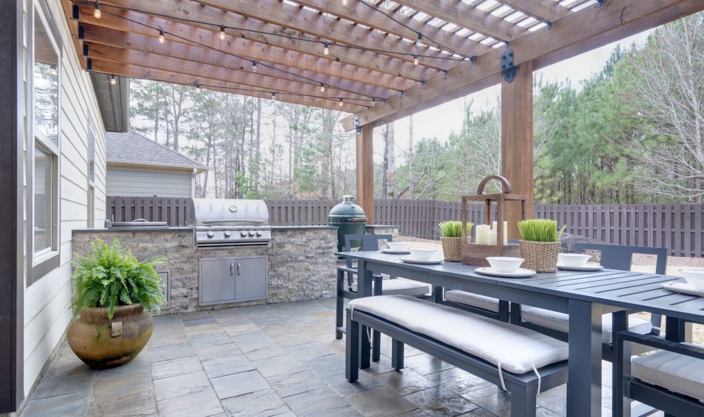 Options for Protecting Your Outdoor Kitchen